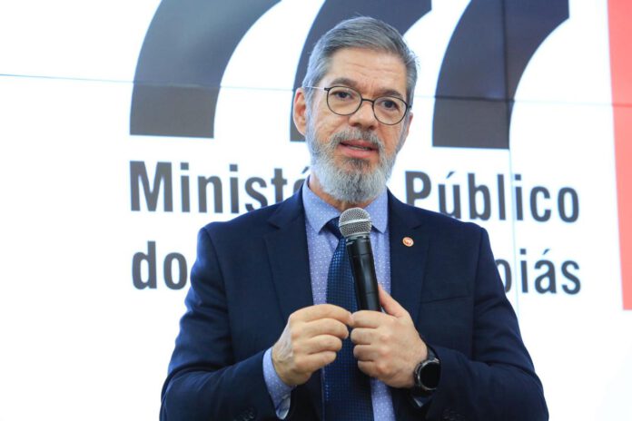 Promotor de Justiça que chefiava a CSI e o Gaeco se aposenta e assume ...