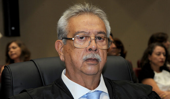 Declarada aposentadoria voluntária do desembargador do TJ de Goiás ...