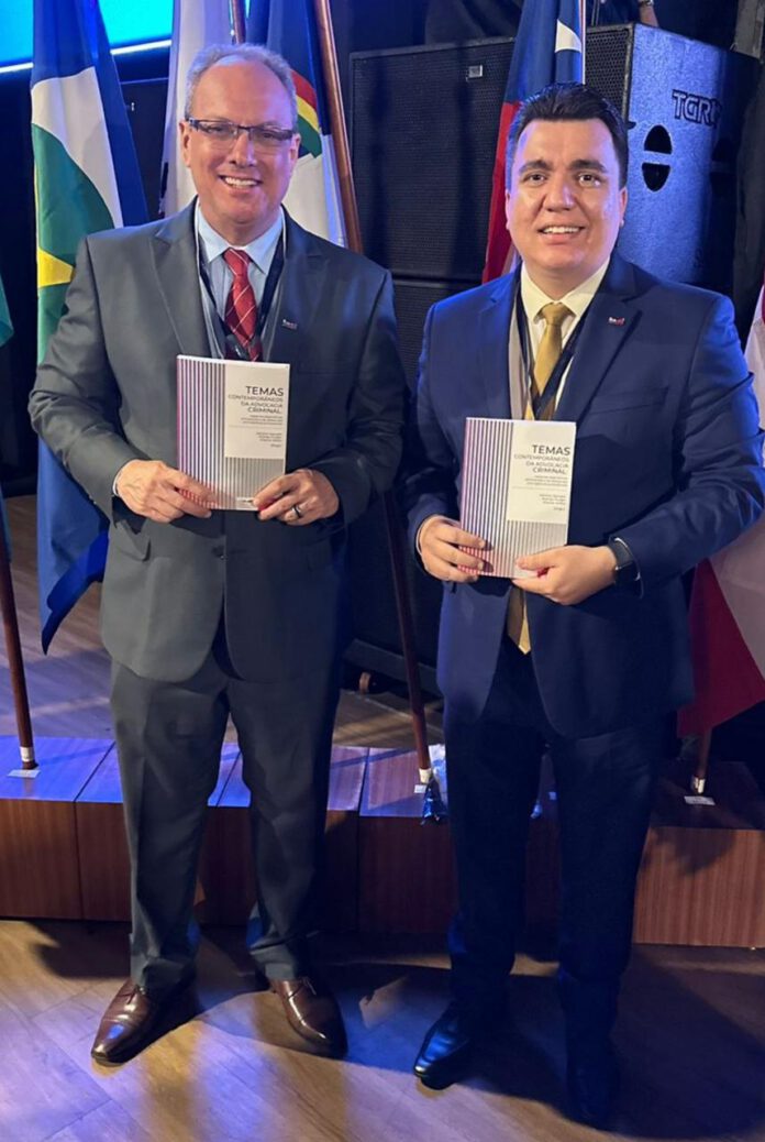 Alex Neder e Danilo Borges assinam artigo que integra obra coletiva ...