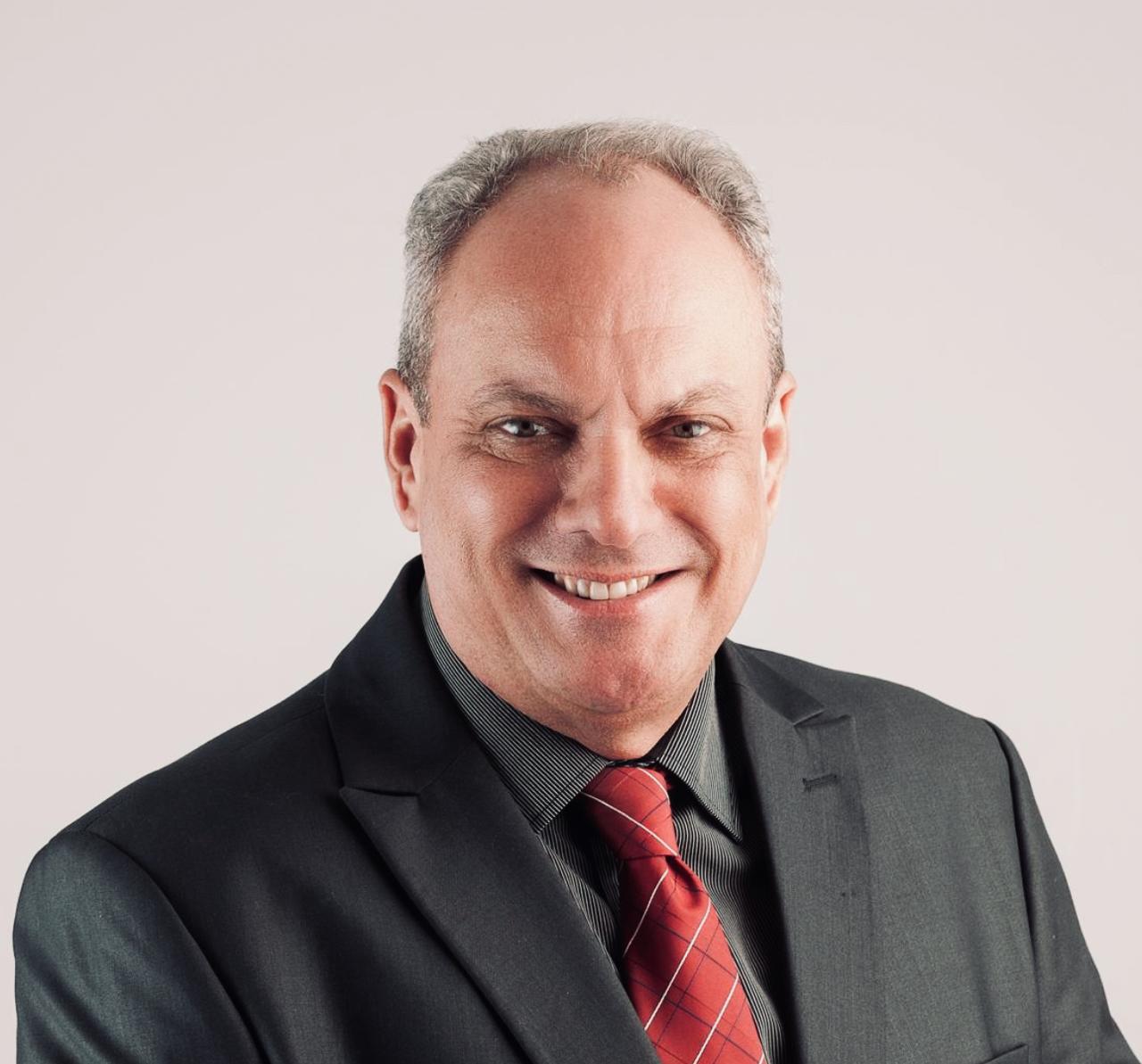 Alex Neder participa do livro "A Instituição Prisão: Arena ...