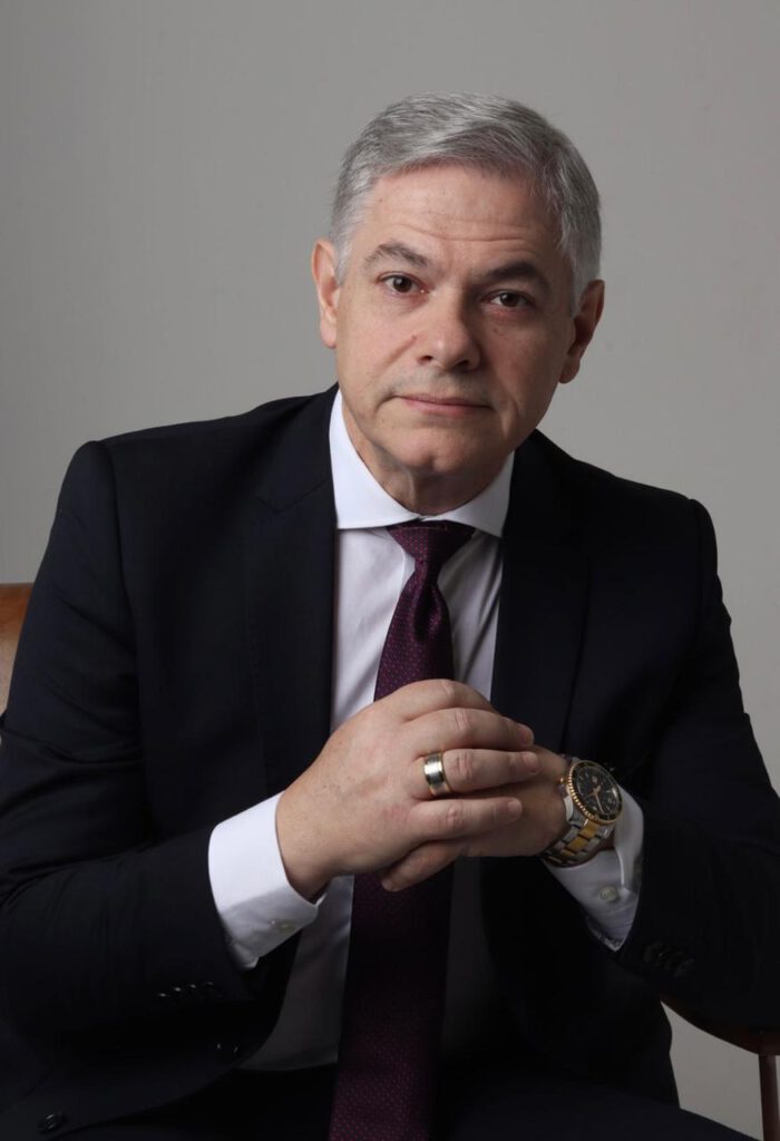 O enigma da pirâmide - a crise entre os poderes - Rota Jurídica