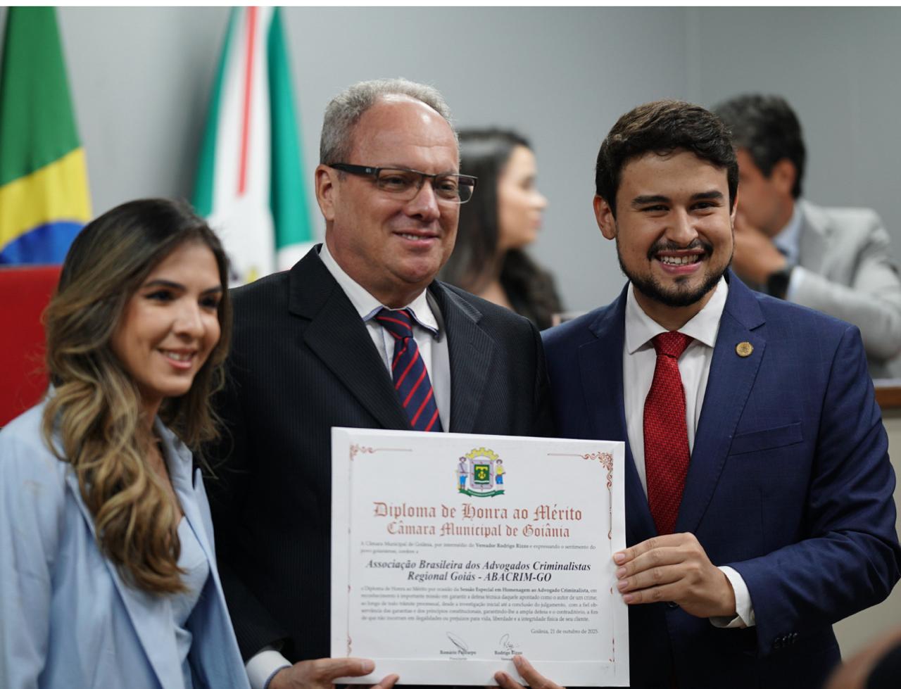Câmara de Goiânia homenageia Abracrim-GO pelos relevantes serviços ...